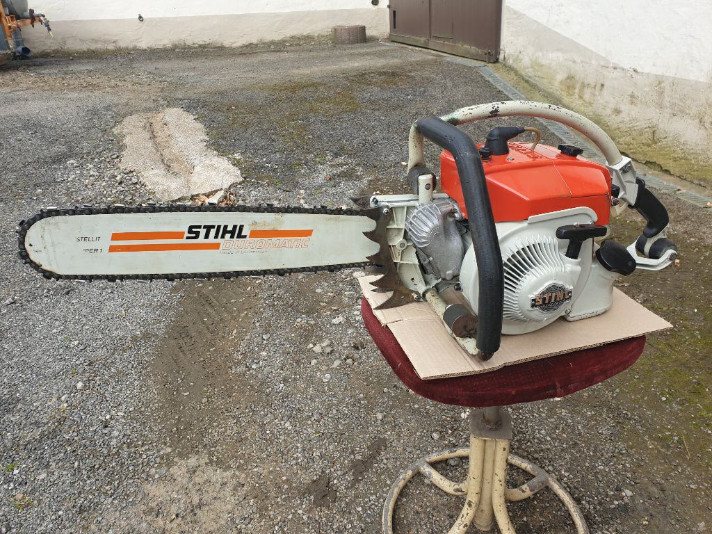 Stihl 070 AV von 1972 - Alles rund um die Motorsäge: www.motorsaegen-portal.de