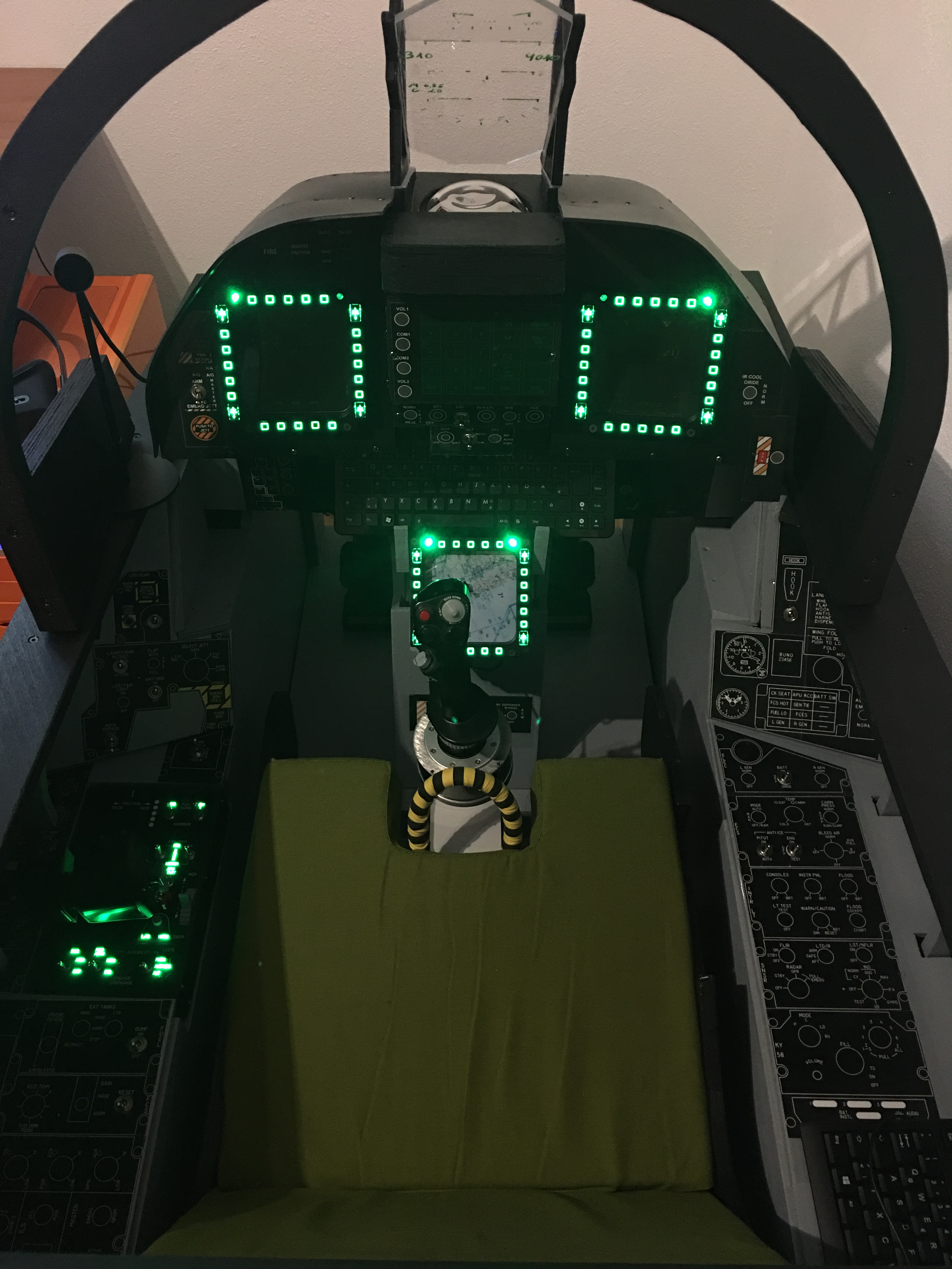 IMG_3056.JPG aus dem „F-18 Simpit“ Album von Spoon1975